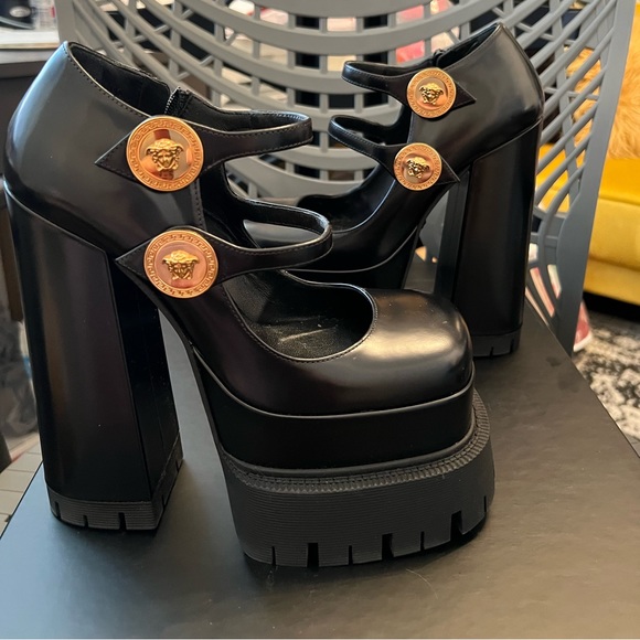 Versace | Shoes | Versacemedusa Leather Platform Pumpsblack Versace ...